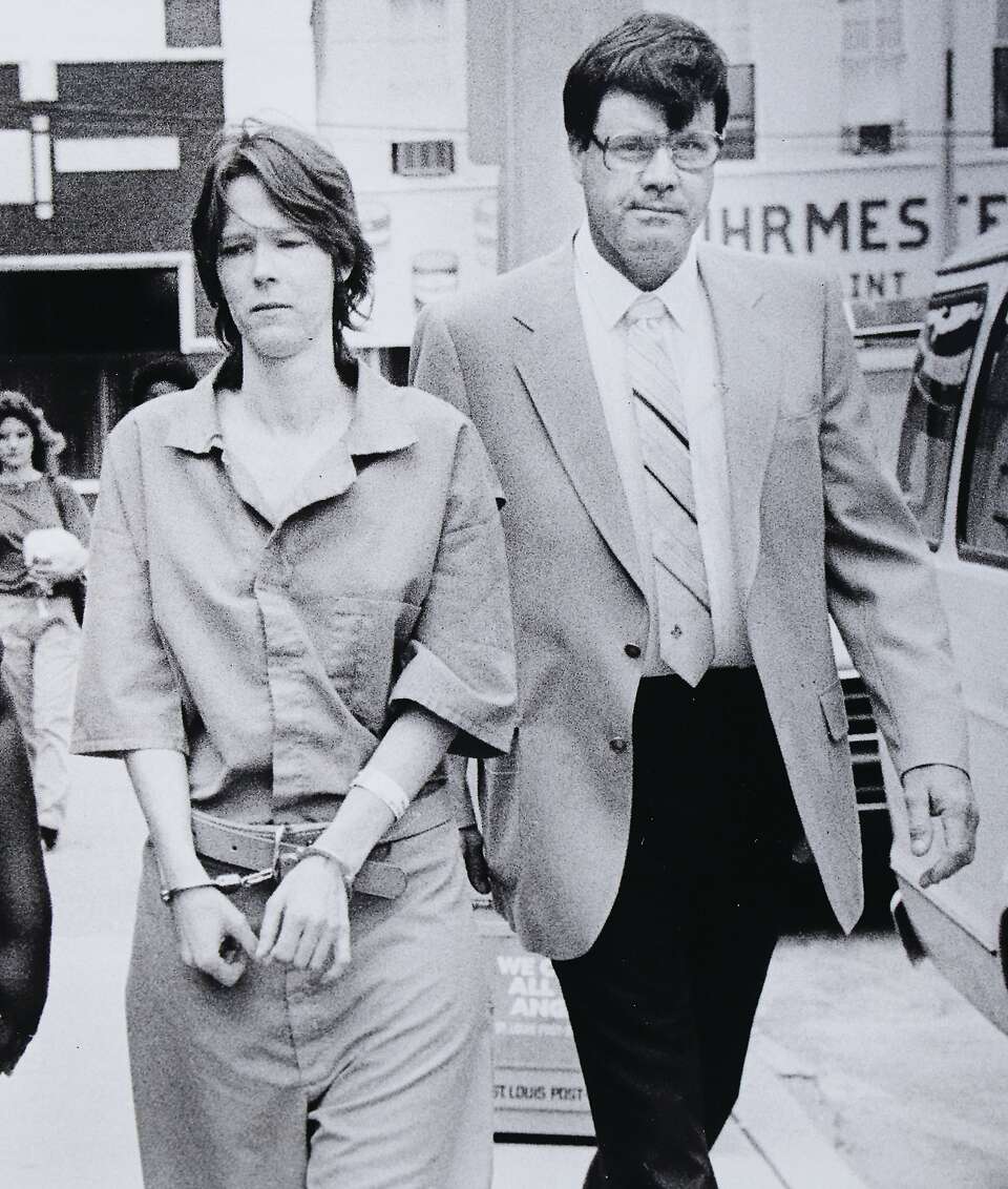 Mother who killed babies 'conned' parole board, prosecutor says