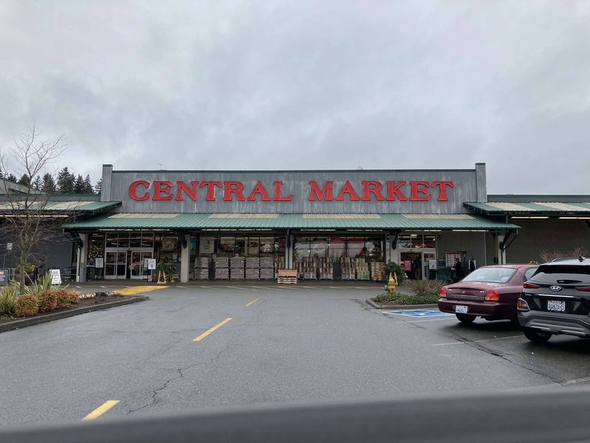 Seattle-area grocers Ballard Market, Central Market to change names