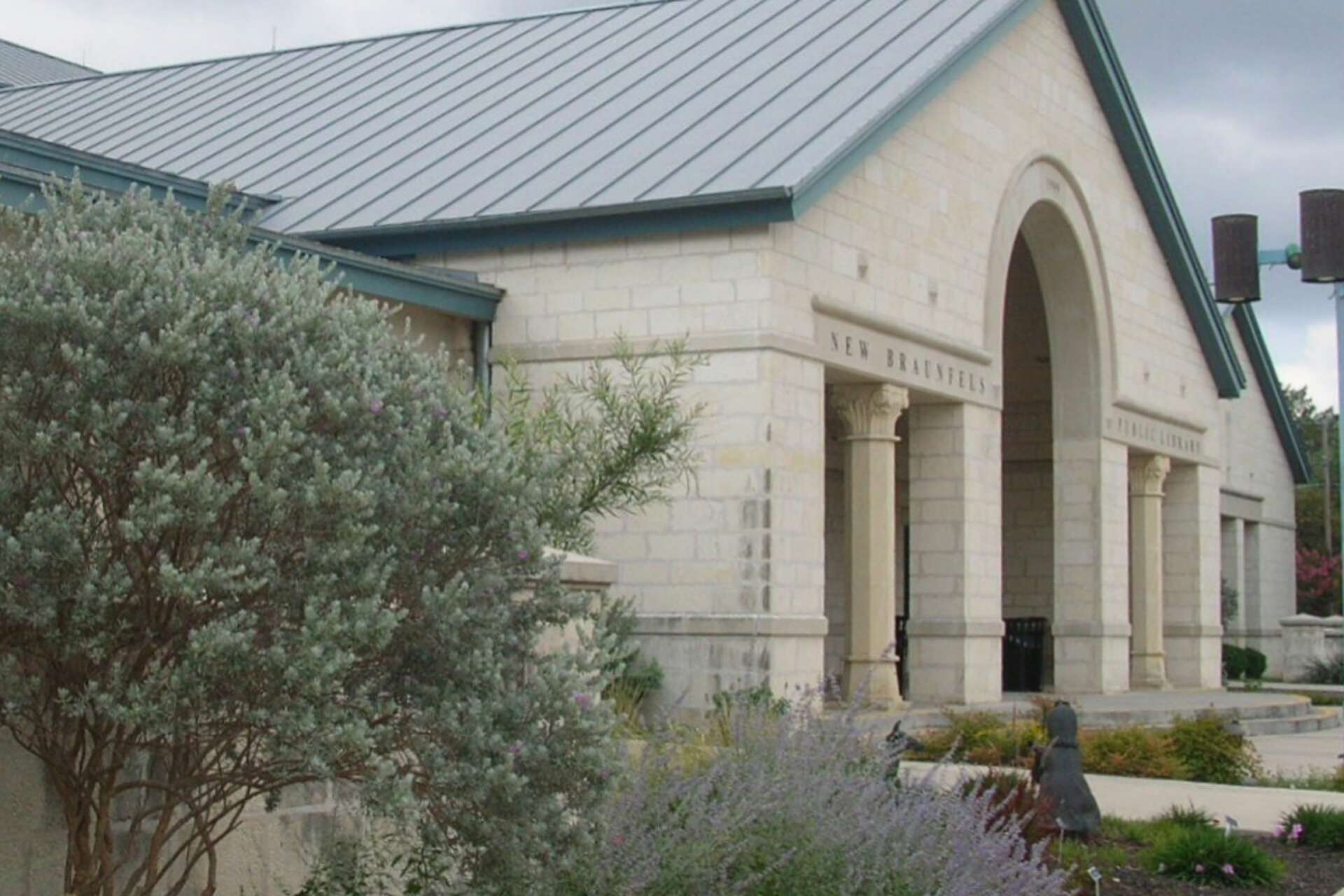 New Braunfels' sky rocketing growth behind $36 million library ...