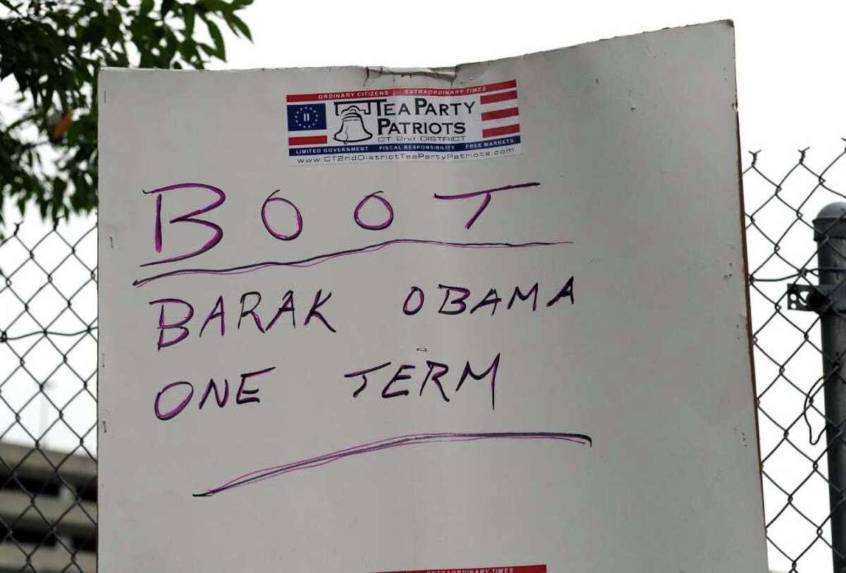 Tea Party protests Obama's visit to Stamford