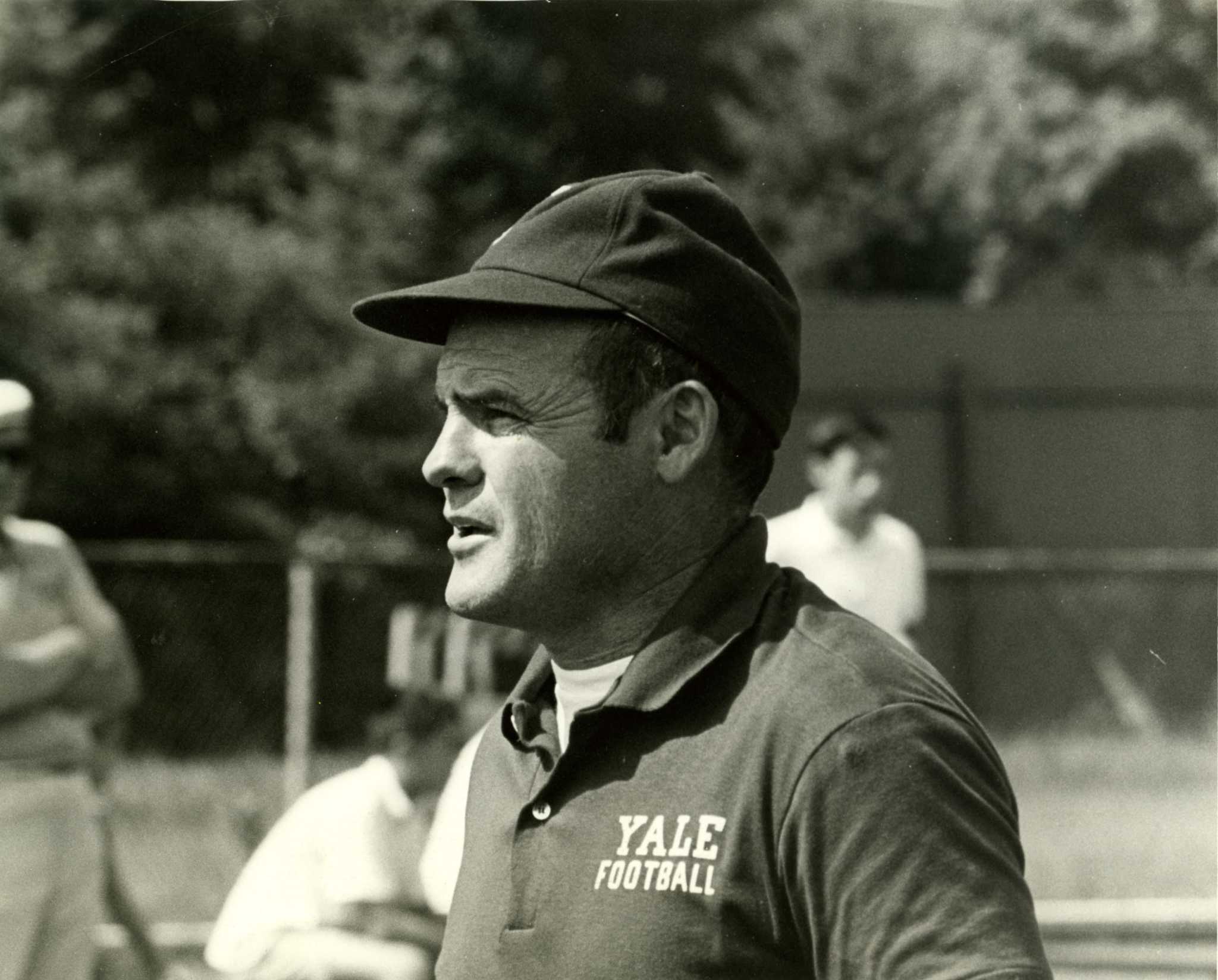 Richard Pont, coach of Yale standout backs for over two decades, dies at 90