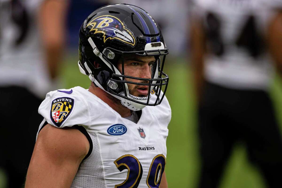 Report: Newtown's Mason signing with New England Patriots