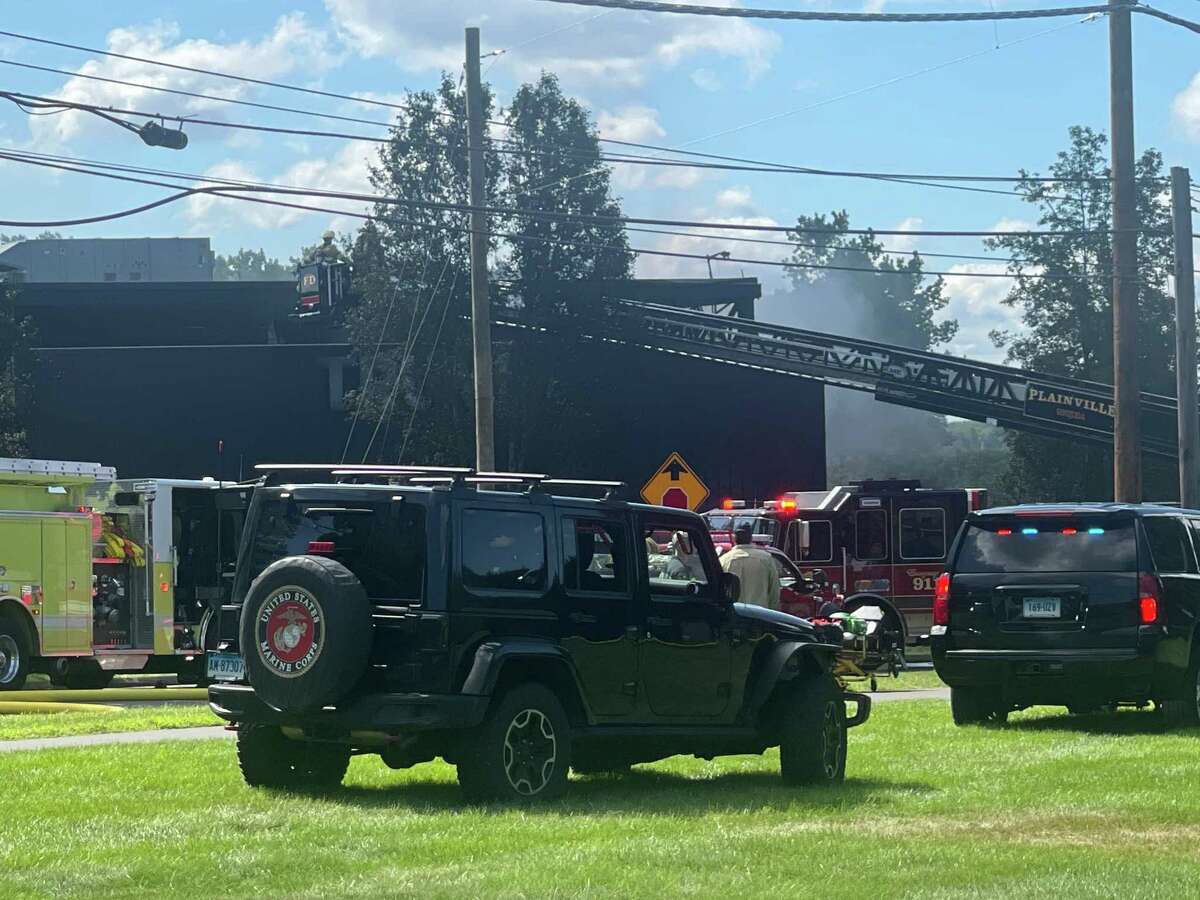 4 killed in small jet crash in Farmington, officials say