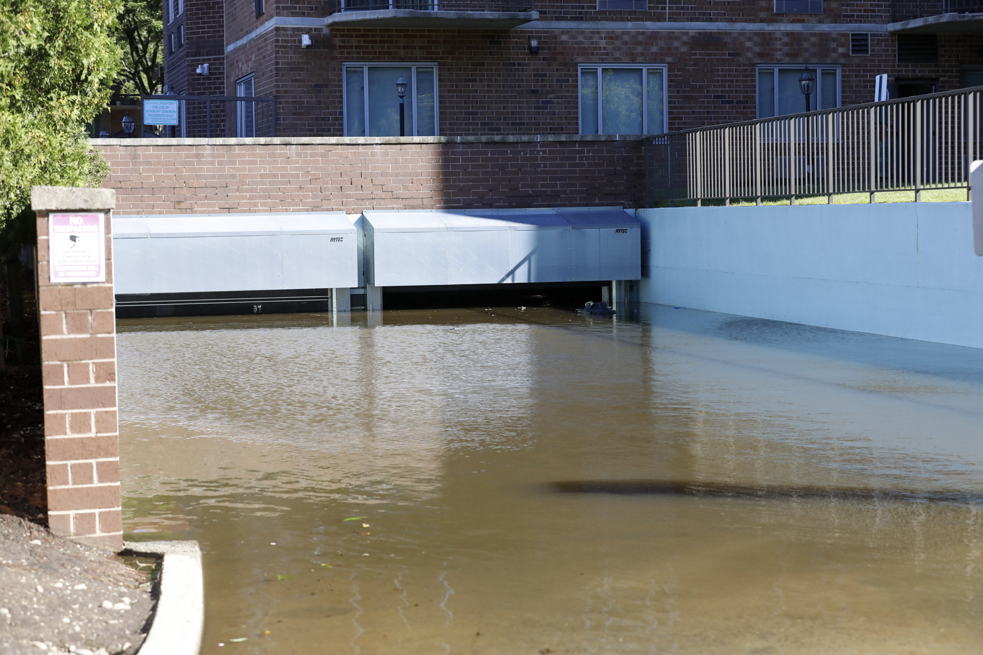 A harried commute: Stratford man braves storm to get to his Stamford ...