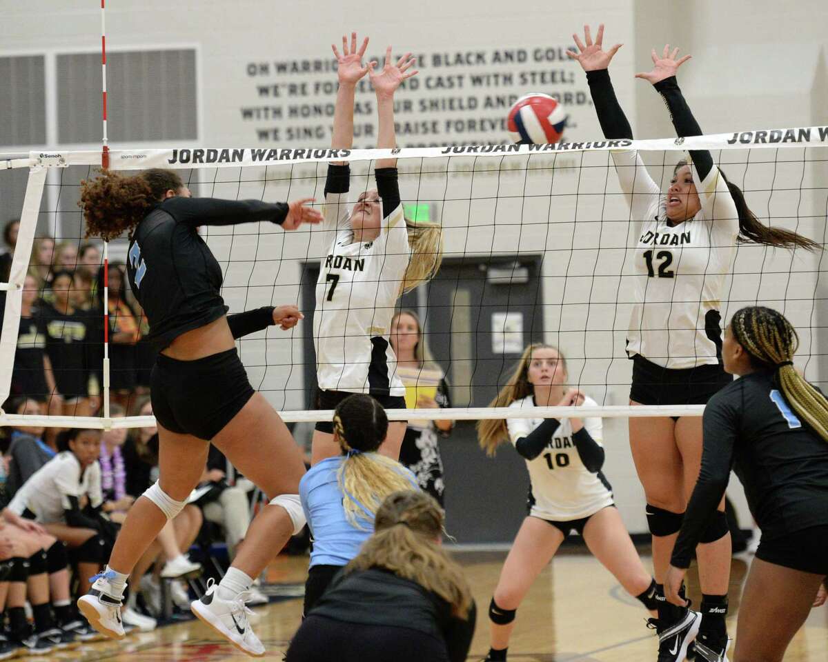 Jordan volleyball accumulating victories in first varsity season