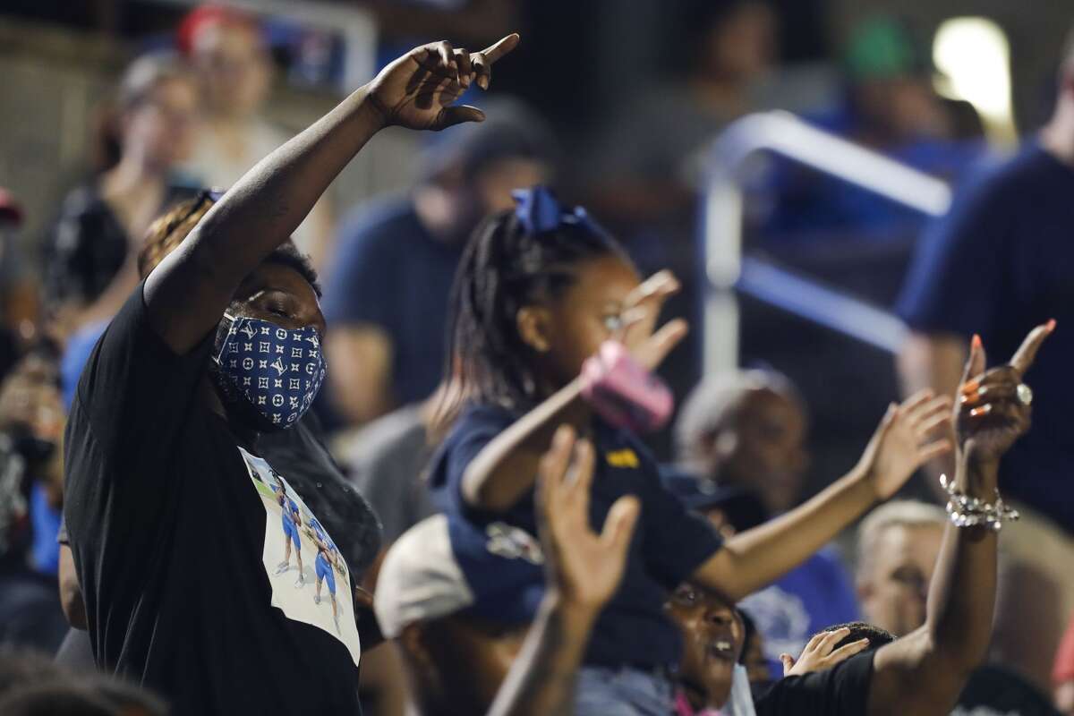 New Caney defeats Kingwood Park for 7th straight year