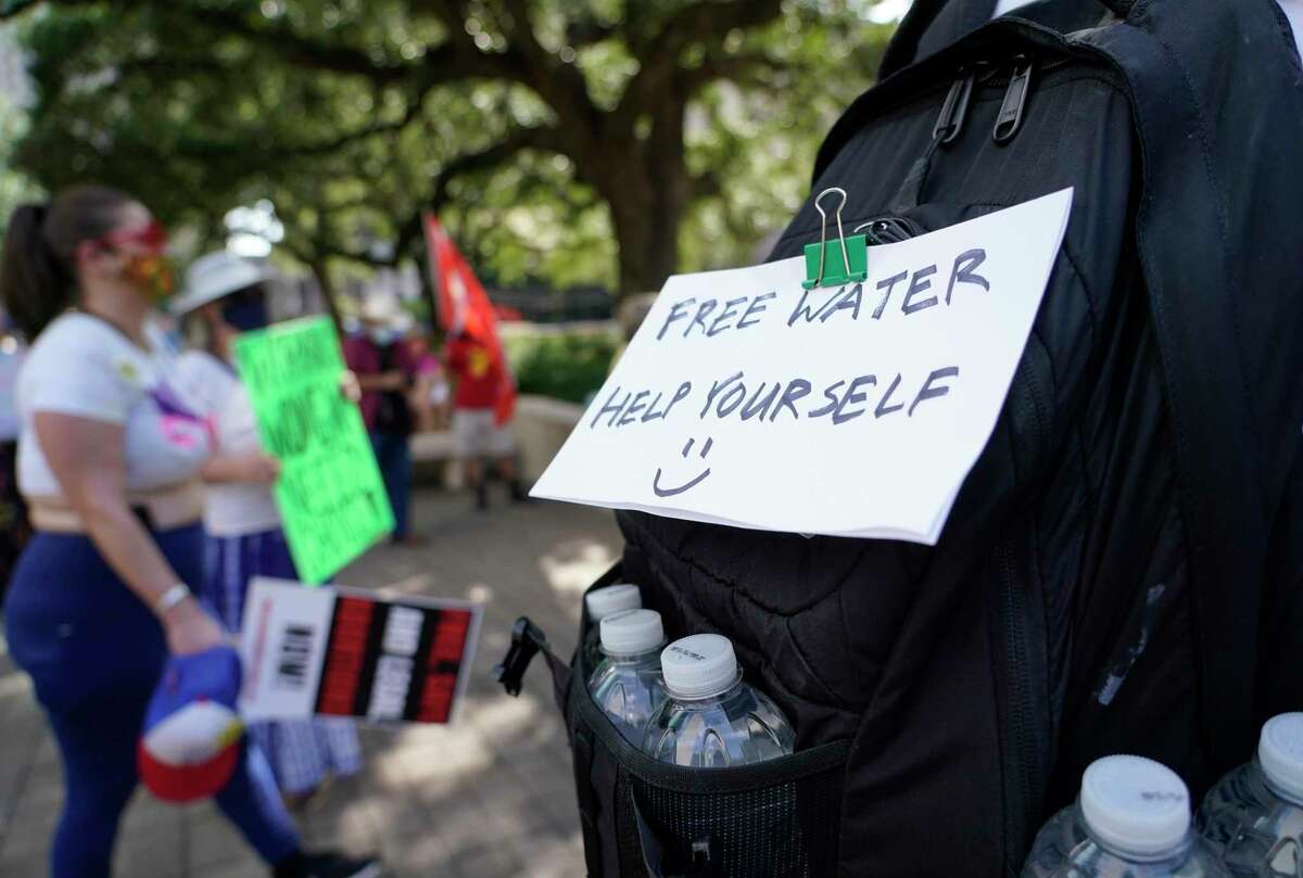 Houston groups protest restrictive Texas abortion law