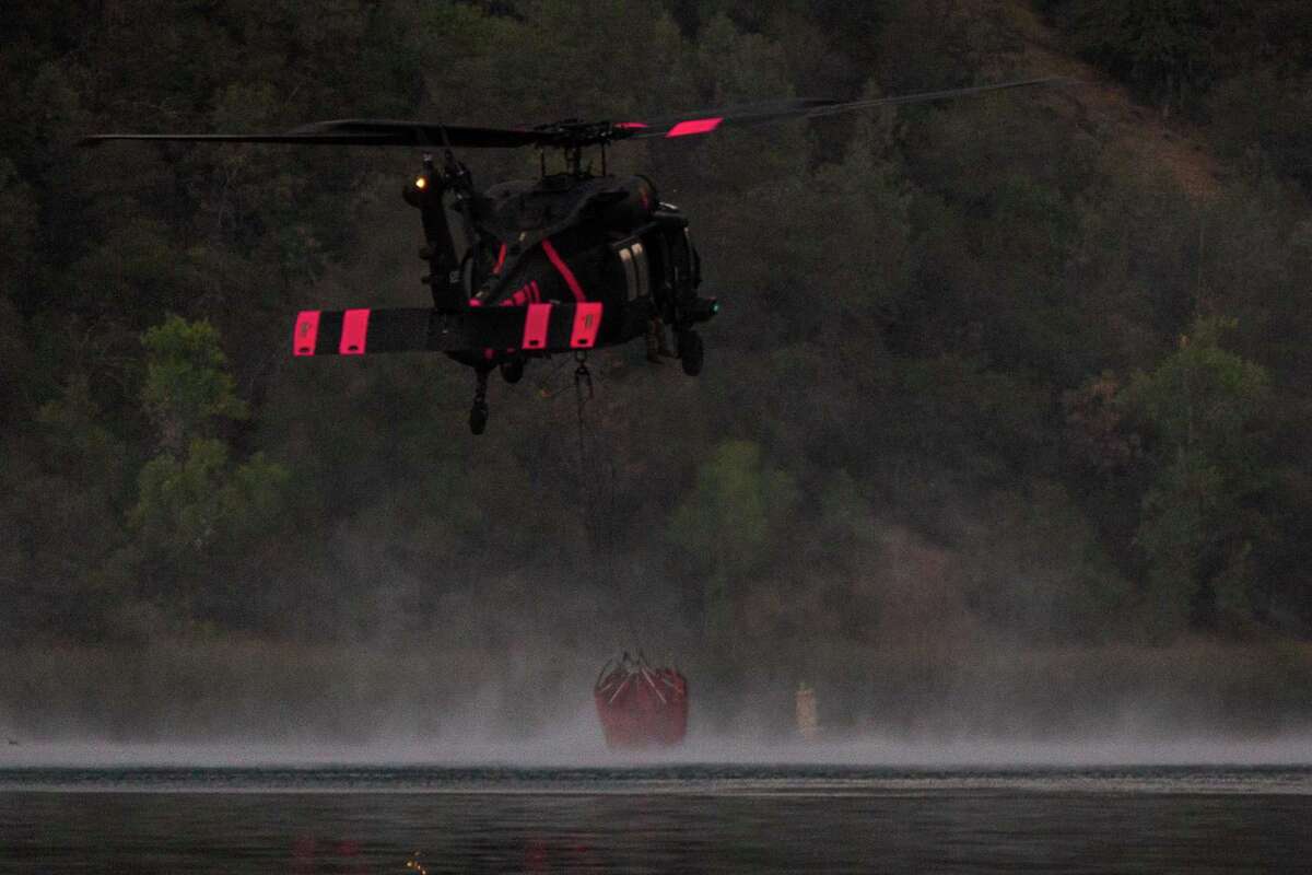 Firefighters gain ground on wildfire near foothill city of Auburn