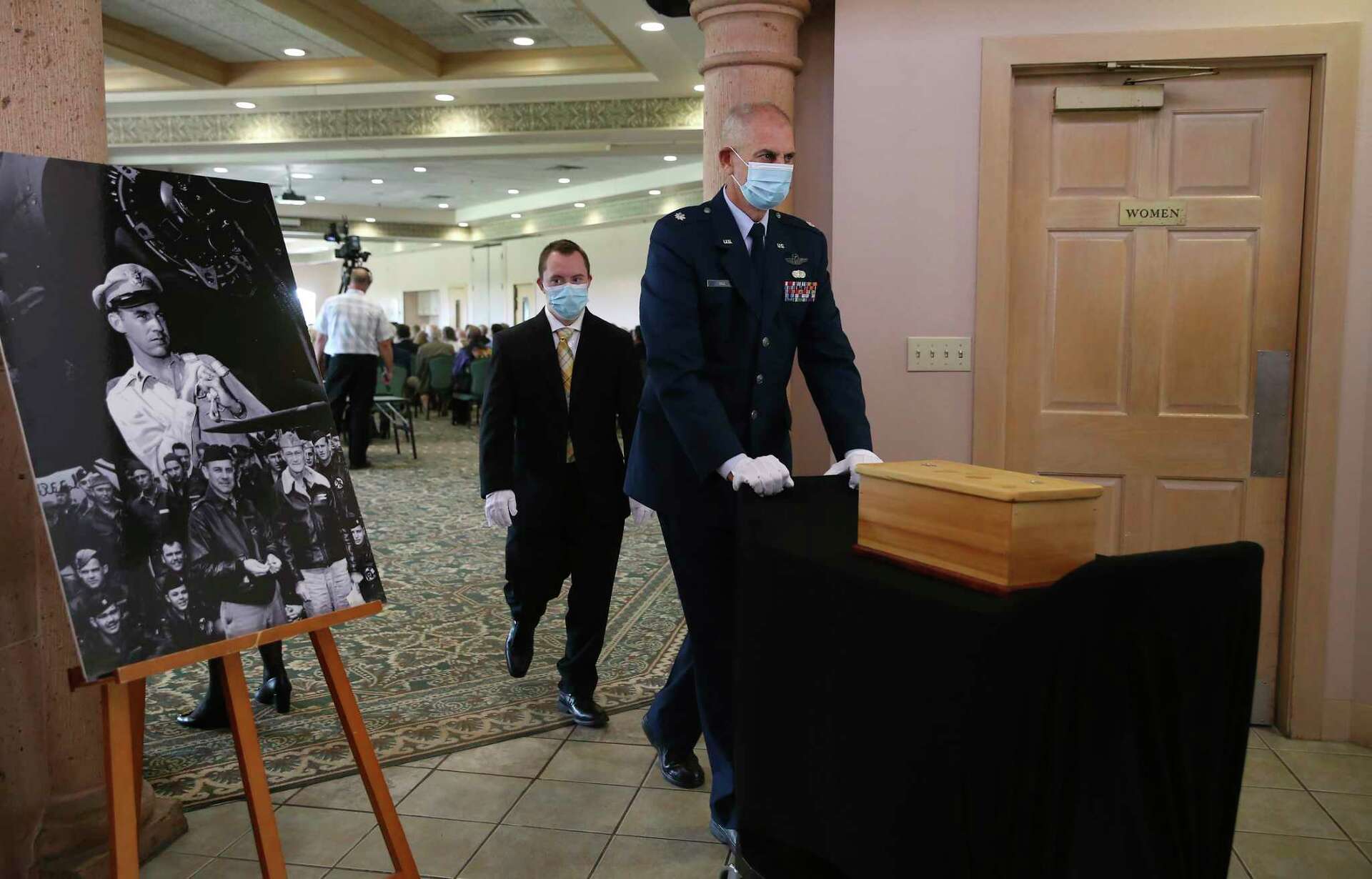 Dick Cole, co-pilot of Jimmy Doolittle in famed Tokyo raid, buried at ...