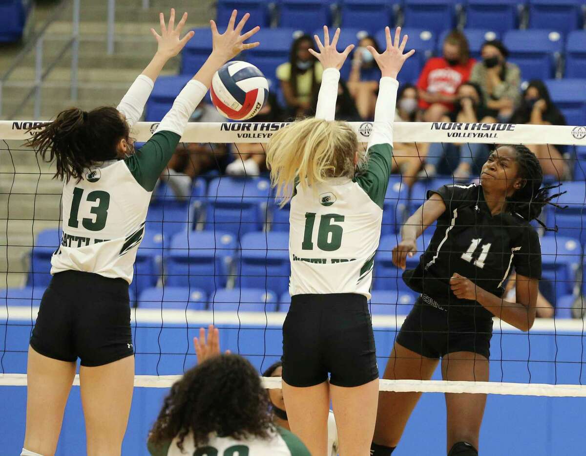 Reagan volleyball seeks truth in highly competitive week