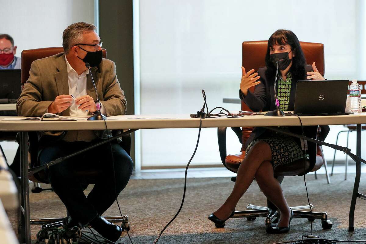 San Antonio police officers, regardless of gender, may soon receive 4 ...