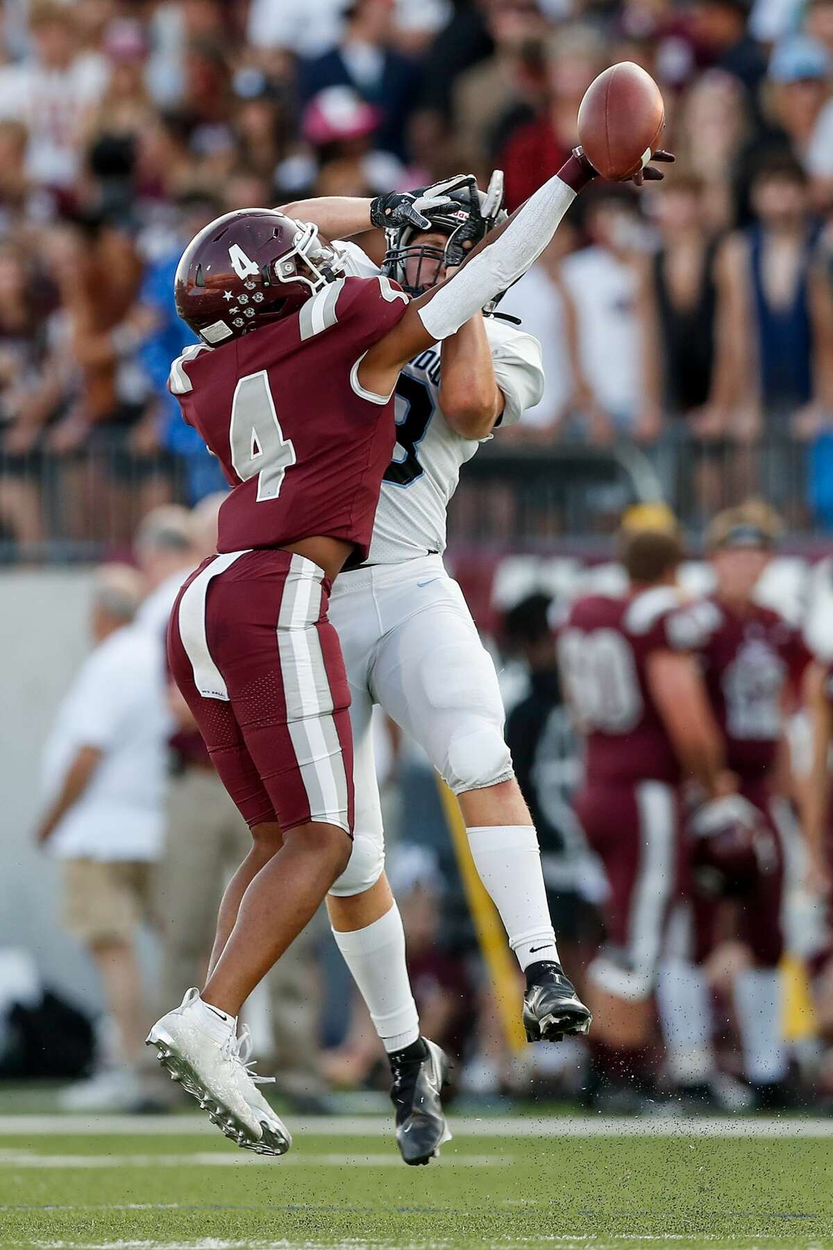 Cinco Ranch beats Brazoswood to remain undefeated