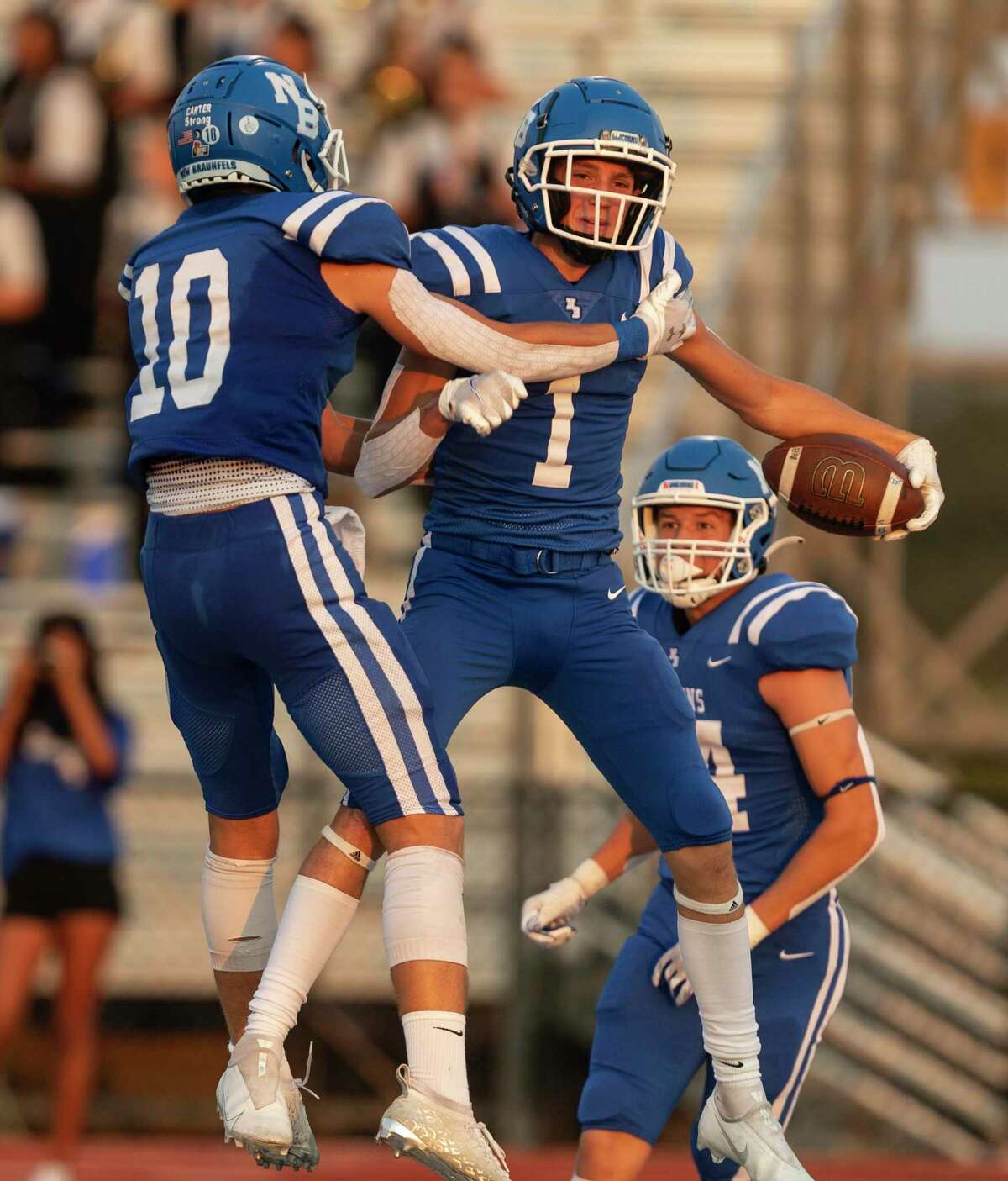 High School Football: New Braunfels 35, New Braunfels Canyon 21