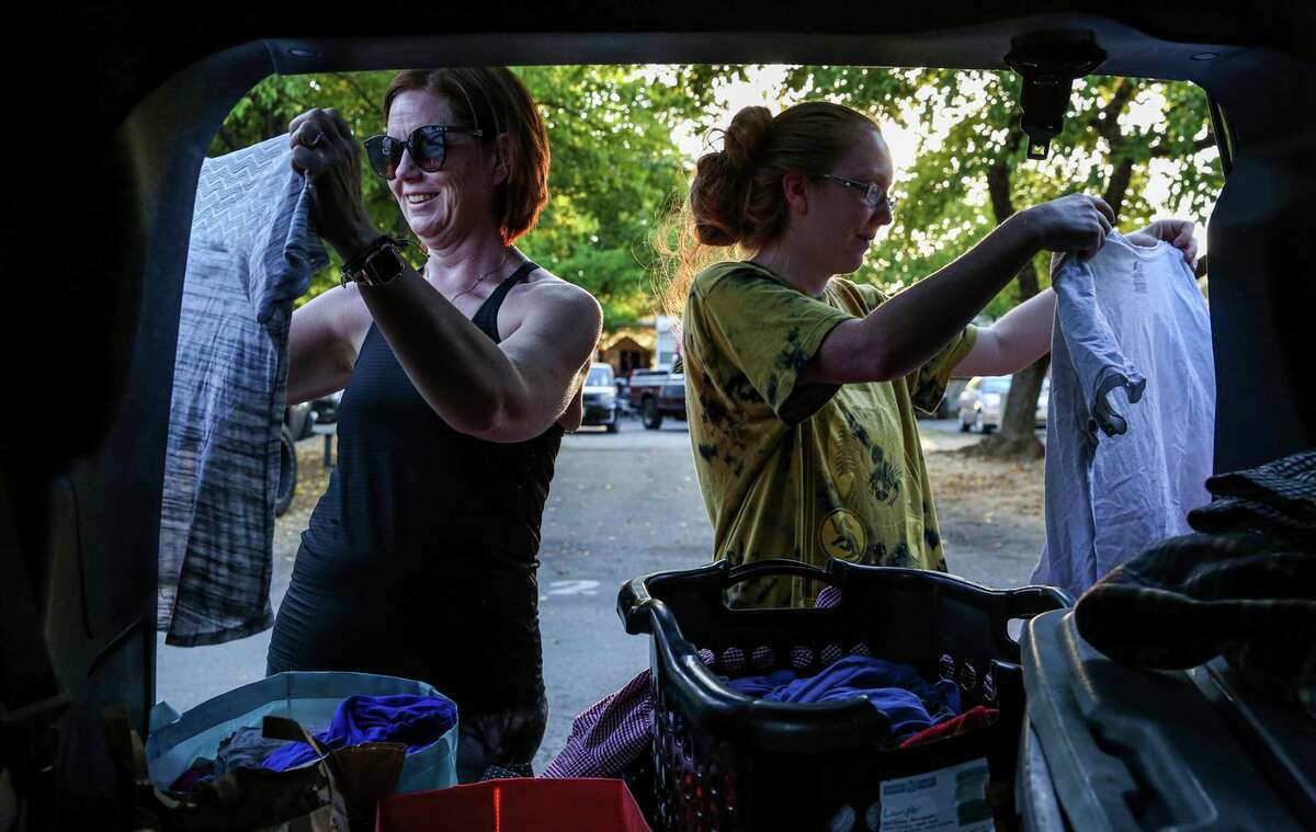 Caldor Fire: Grizzly Flats evacuees return to a ravaged town