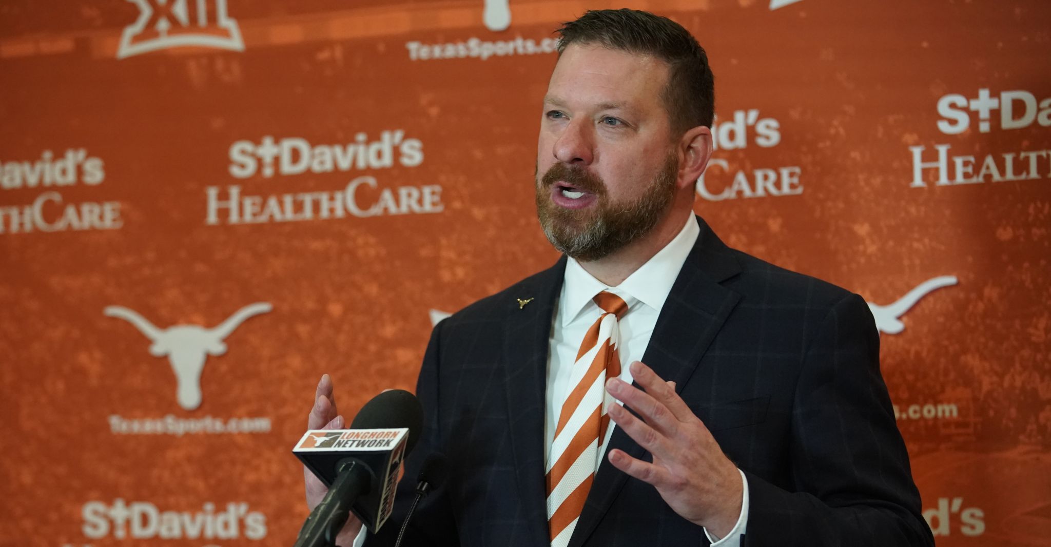 Chris Beard channels Ted Lasso as he takes reins of UT basketball