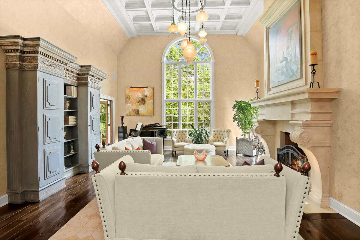 Bigelow ‘tea chest’ inventor’s former CT estate and car lounge listed ...