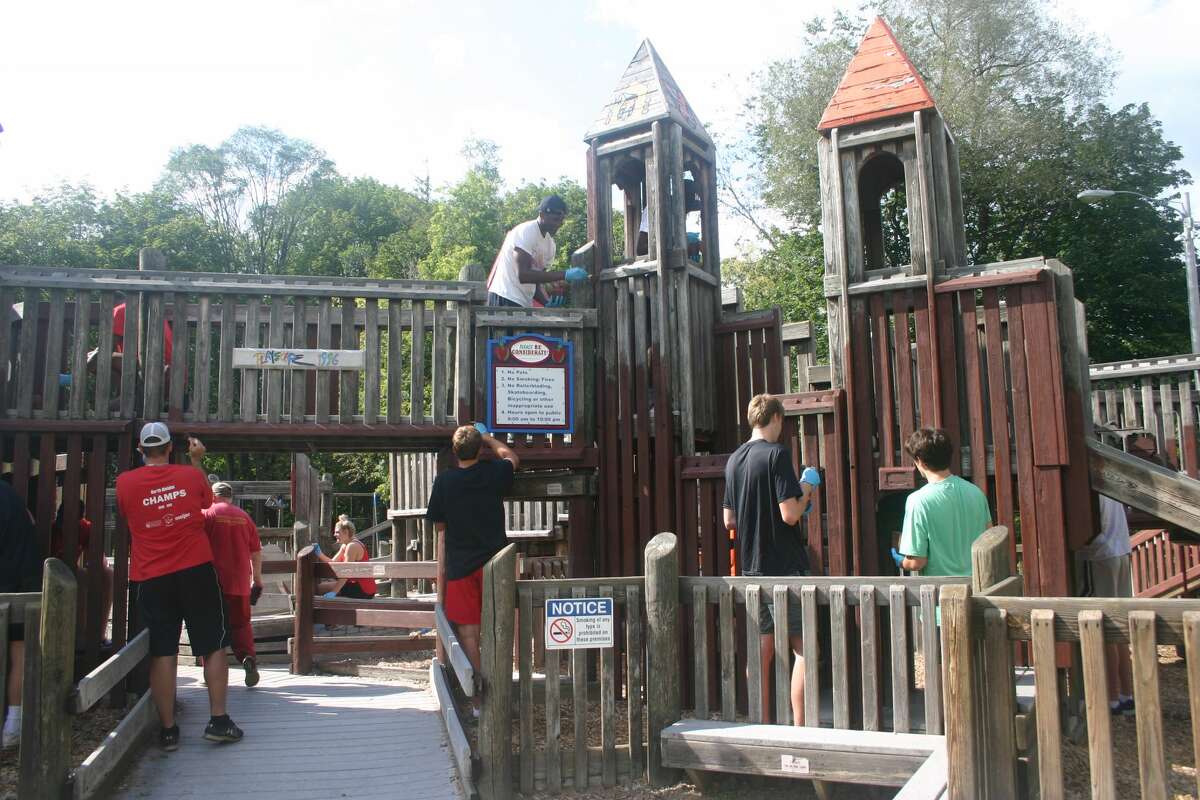 FSU athletes paint Hemlock Park