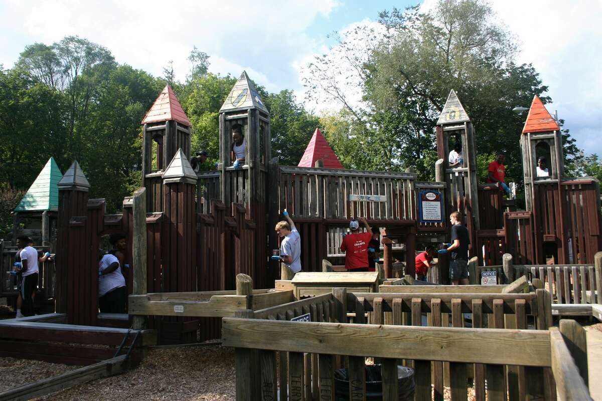 FSU athletes paint Hemlock Park