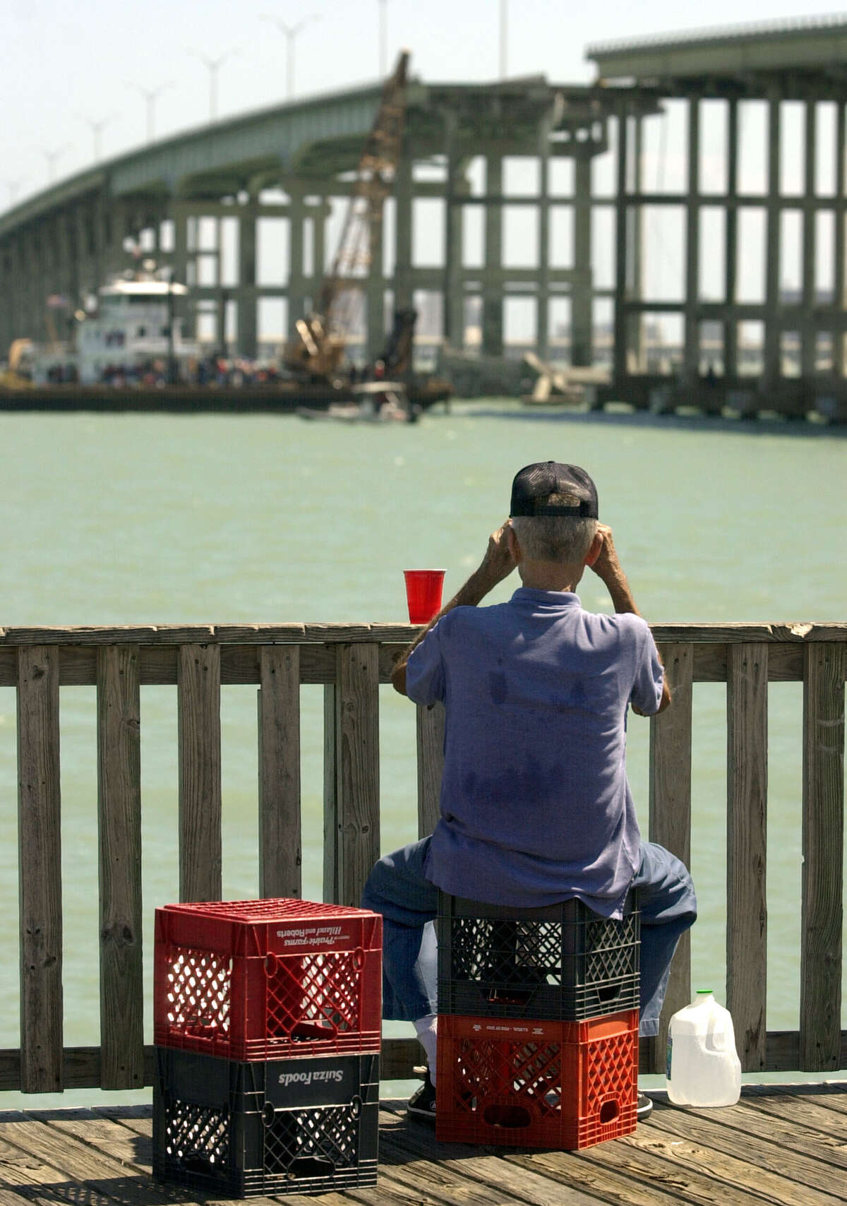 8 people fell to their death after a barge hit the Queen Isabella ...