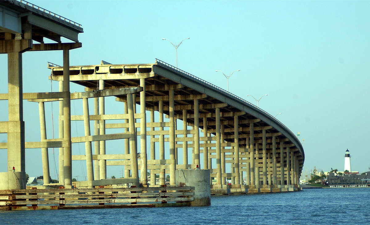 8 people fell to their death after a barge hit the Queen Isabella ...