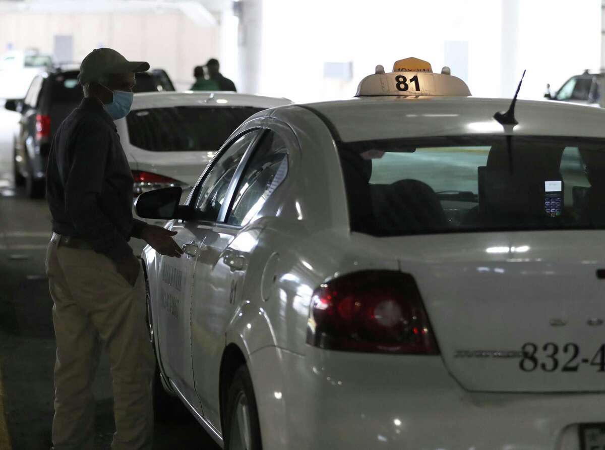 City of Houston rolls back regulations on taxis, drops cap on permits