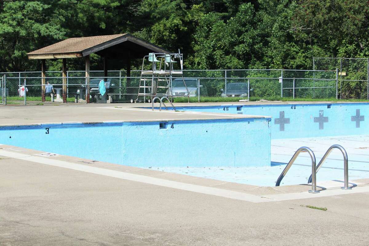 Photos: Middletown demolishes Veterans Pool to make way for new state ...