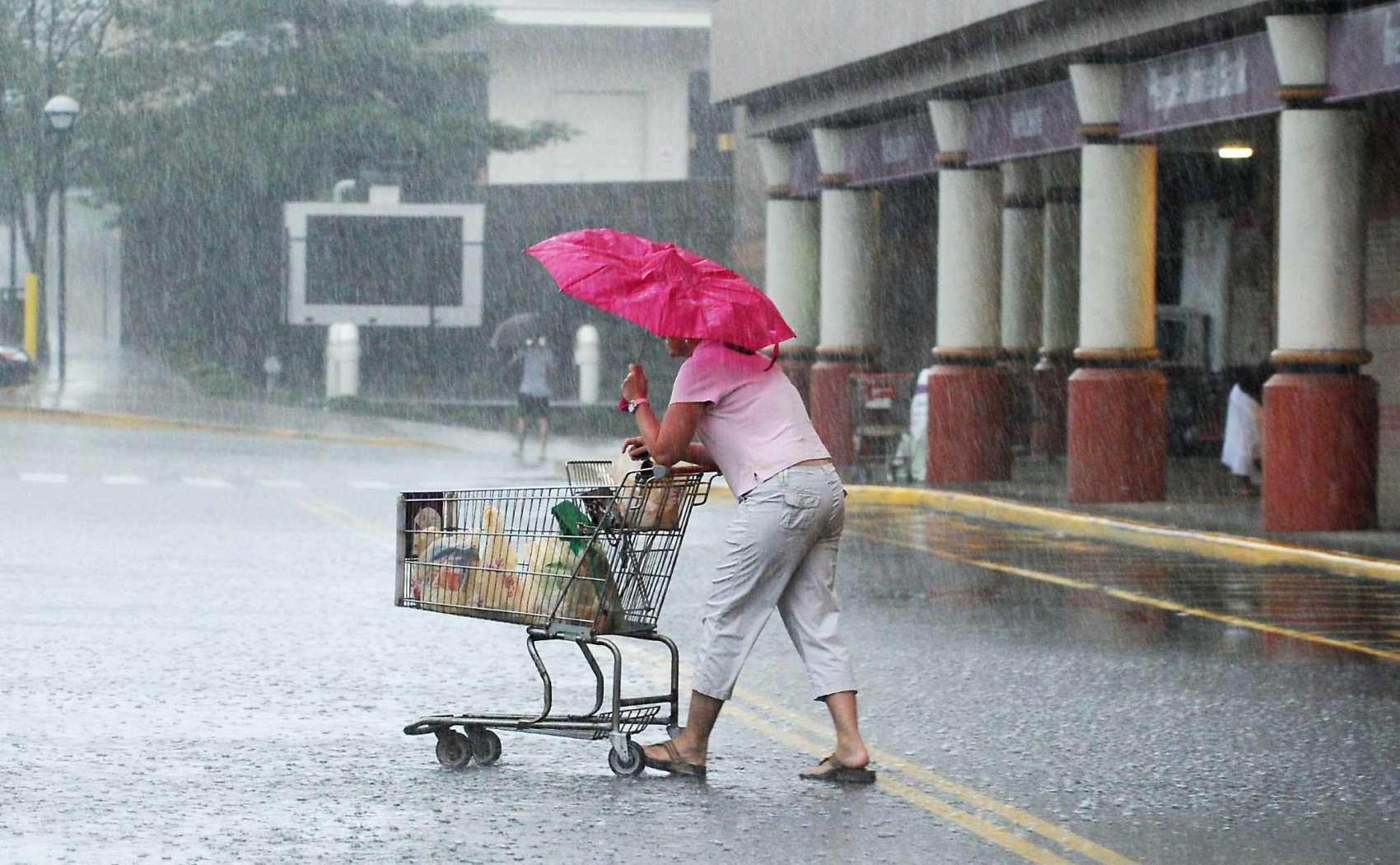 Heavy rain, thunderstorms headed to CT, weather service says