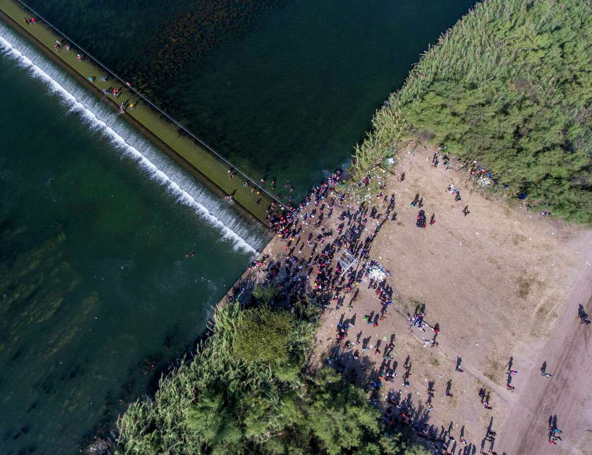 Gov. Abbott sends troops to assist Border Patrol after thousands of ...