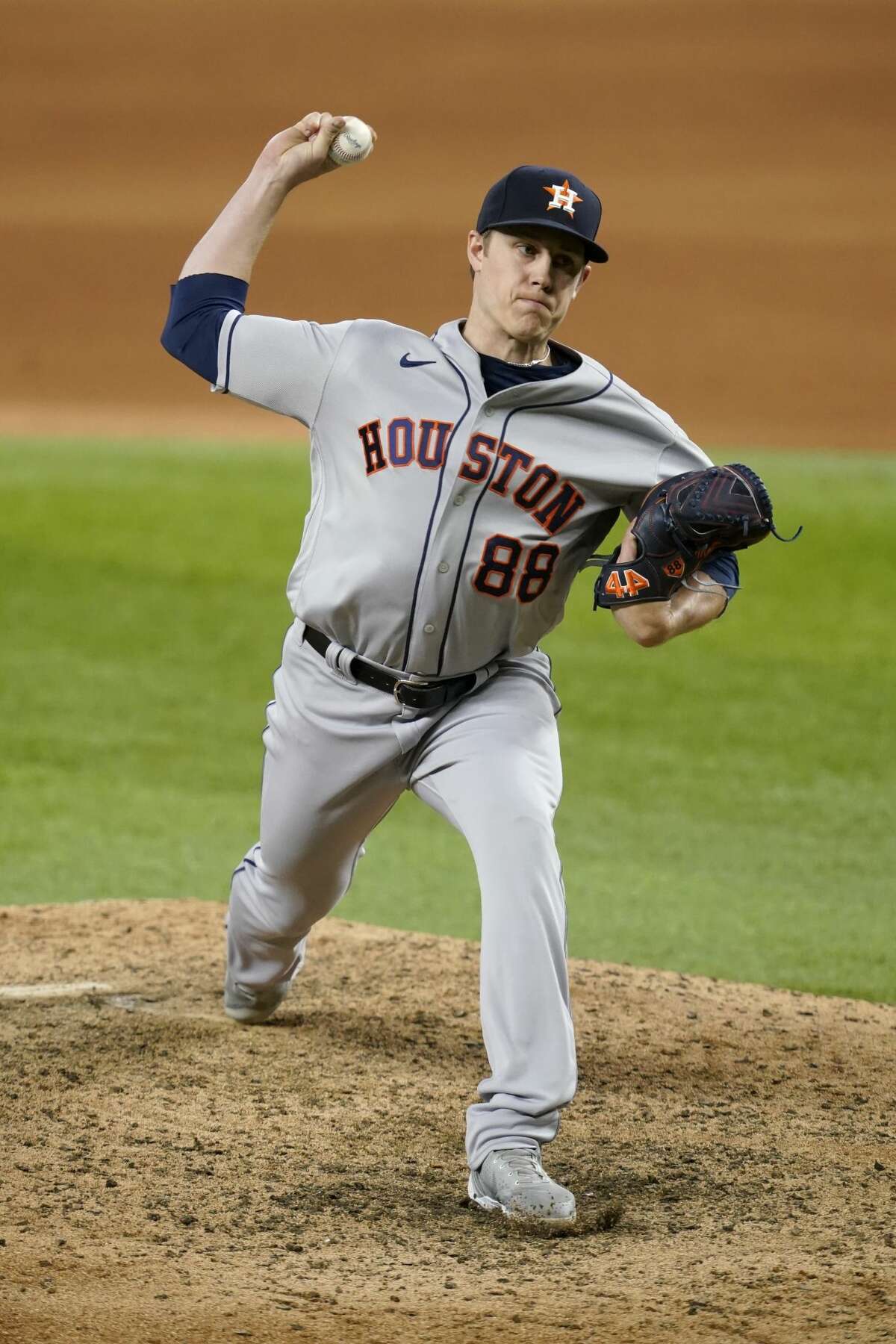 Carlos Correa sparks Astros' demolition of Rangers in Silver Boot finale
