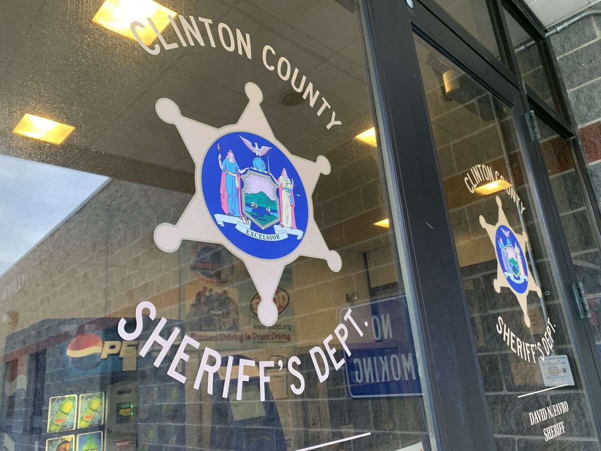 Asylum seekers jailed in New York after trying to enter Canada