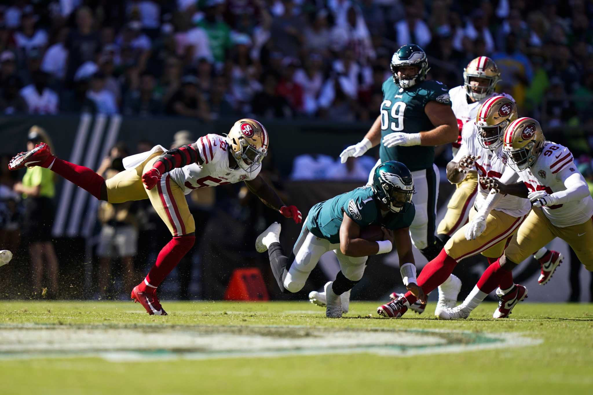 Grimy and glorious: 49ers dancing after inartistic 17-11 win over Eagles