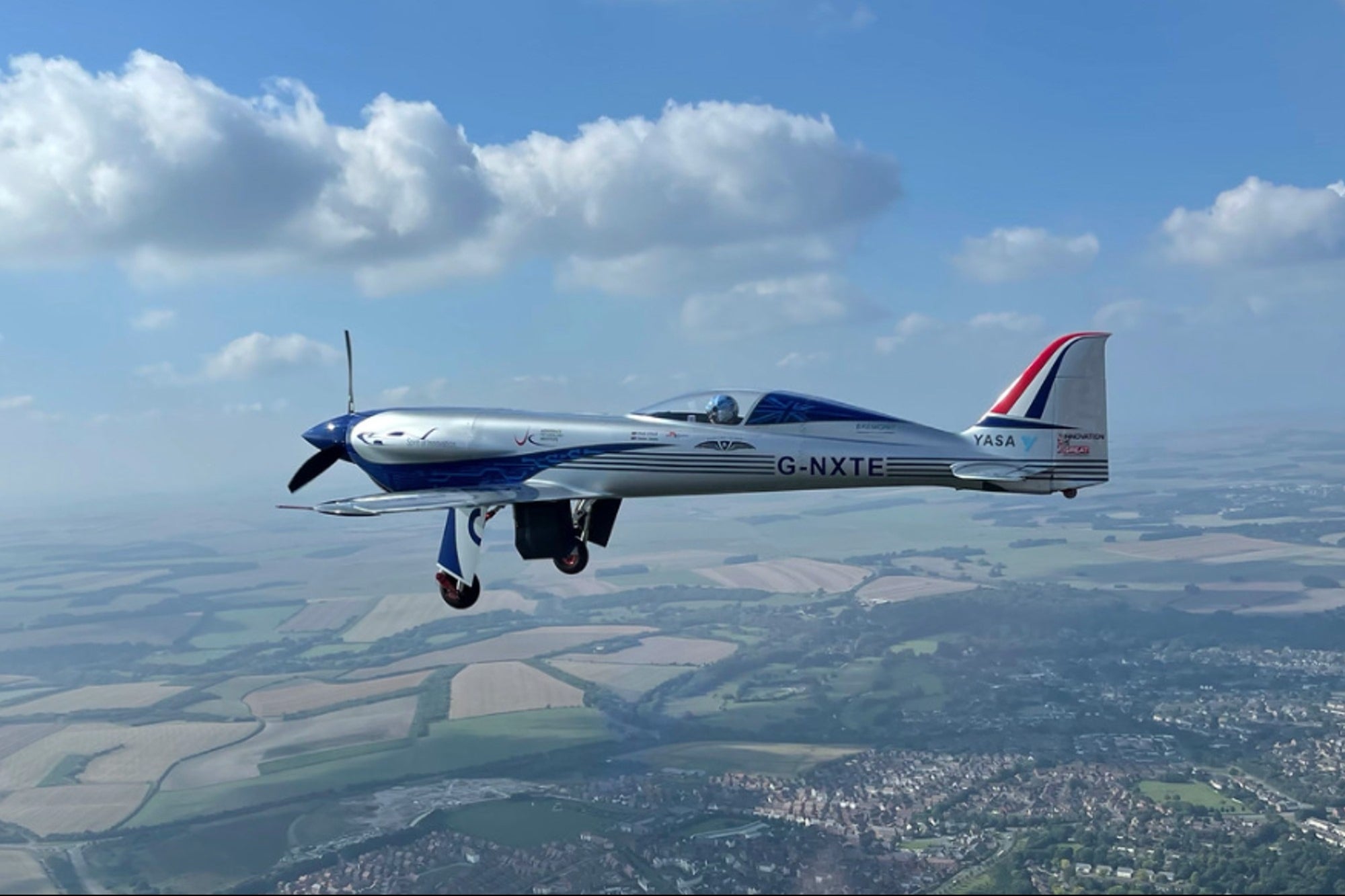 Rolls-Royce's first all-electric aircraft successfully flies and marks ...