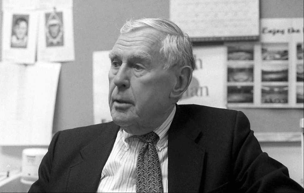 John Becker, ex-WGCH owner and former head of Greenwich GOP, dies at 90