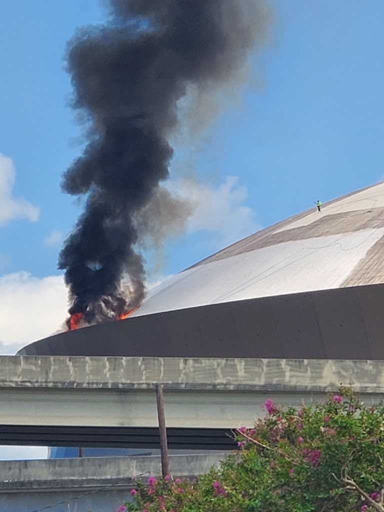 VIDEO: Heavy smoke, flames seen on roof of Superdome in New Orleans