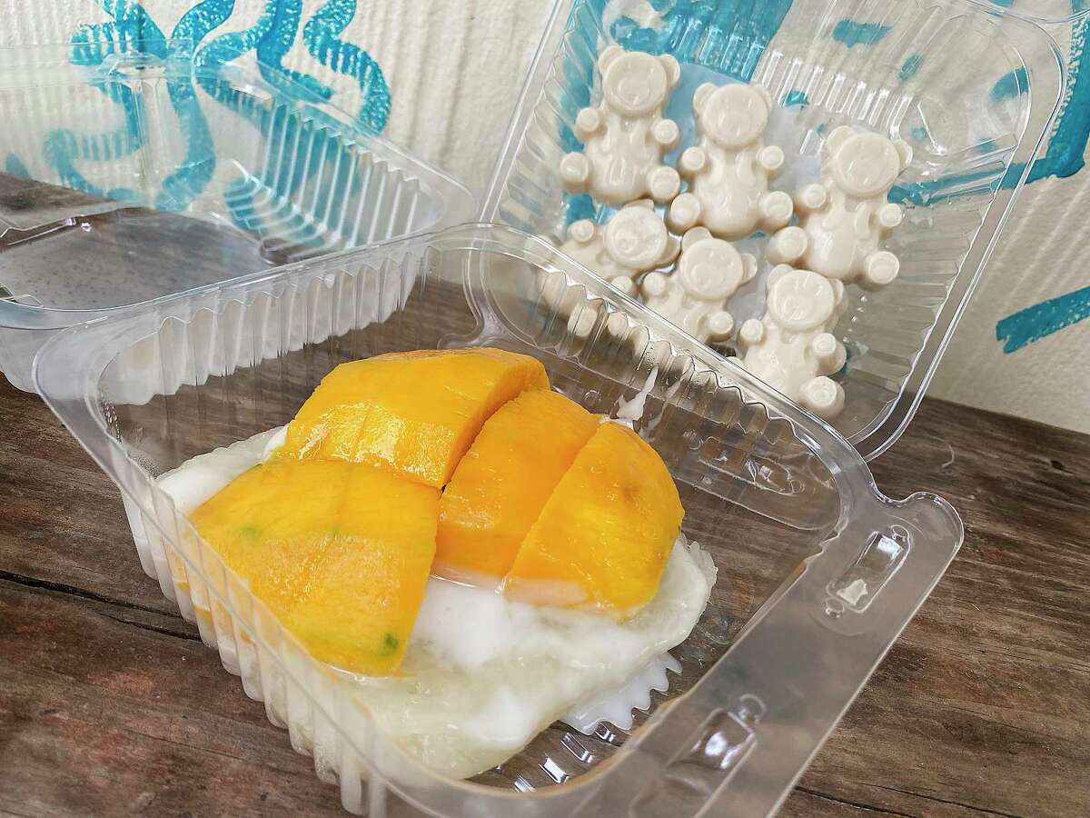 Aroy Ver Thai street food truck revs up a ‘worth a drive’ rating near ...