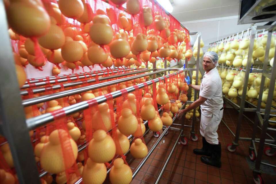 Say cheese: Liuzzi family still feeding CT after 40 years and 5 generations