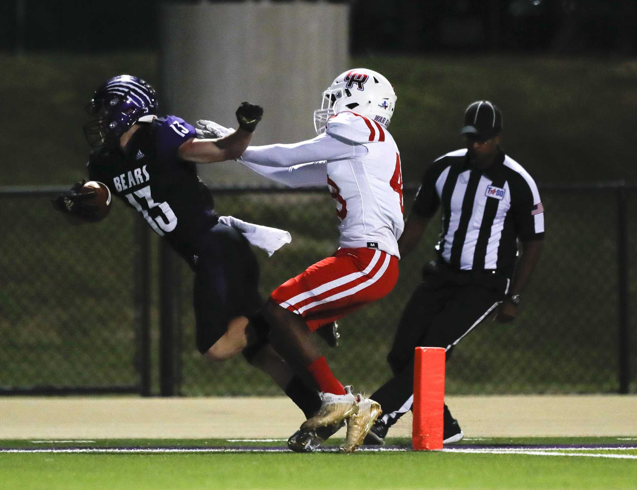 FOOTBALL: Offense shines in Montgomery win over Oak Ridge