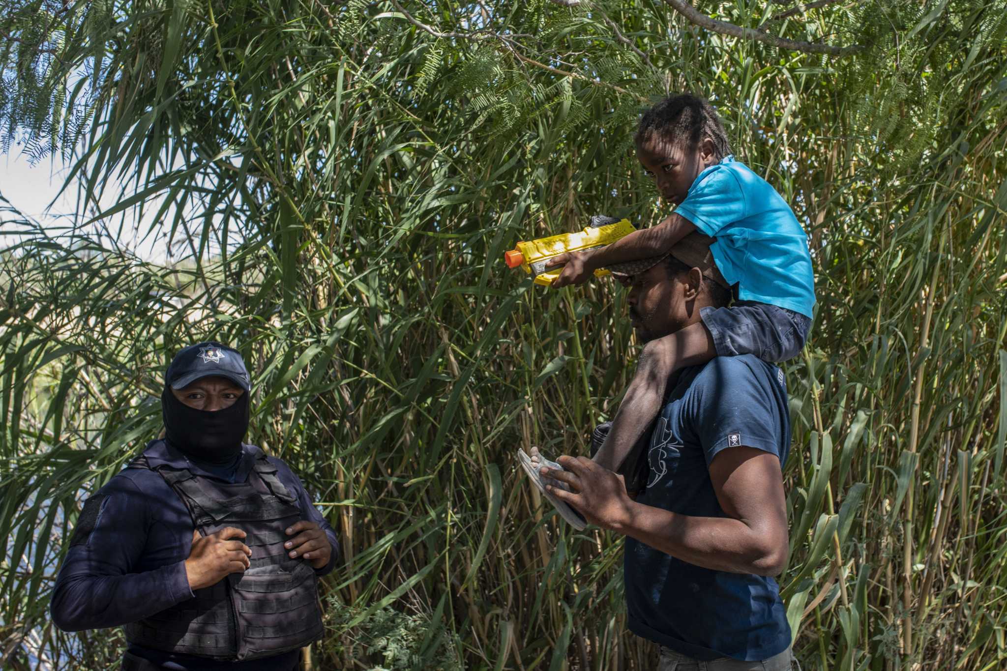 Official says only 225 migrants remain in Texas border town after ...