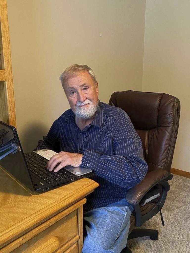 Harp puts down camera, pen after nearly four decades