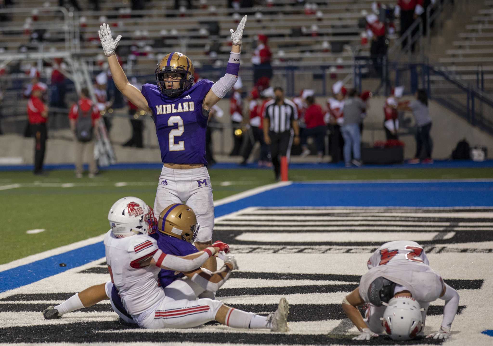 HS FOOTBALL: Bulldogs ride hot start to convincing win over OHS