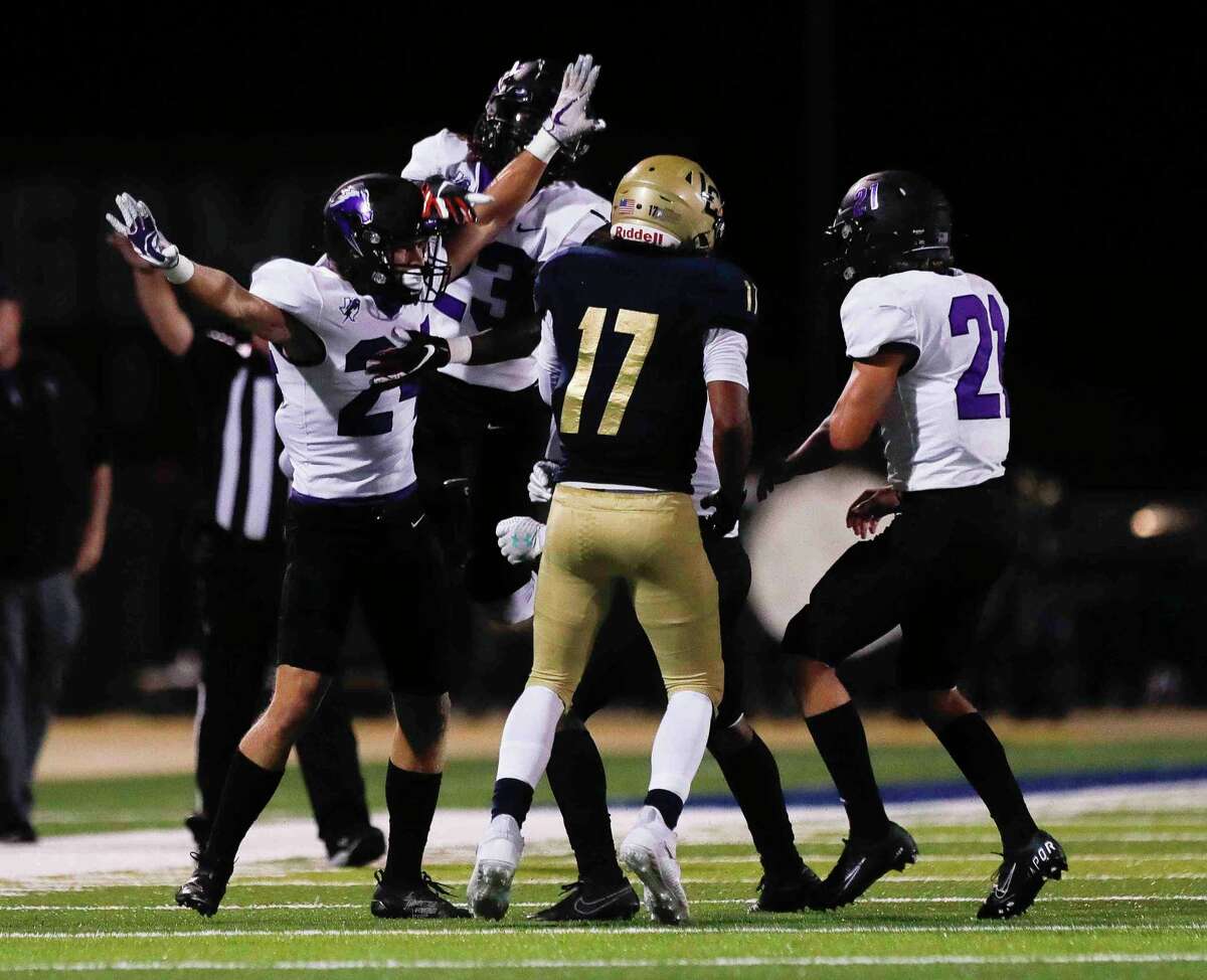 FOOTBALL: Fulshear hands Lake Creek 1st loss, spoils homecoming
