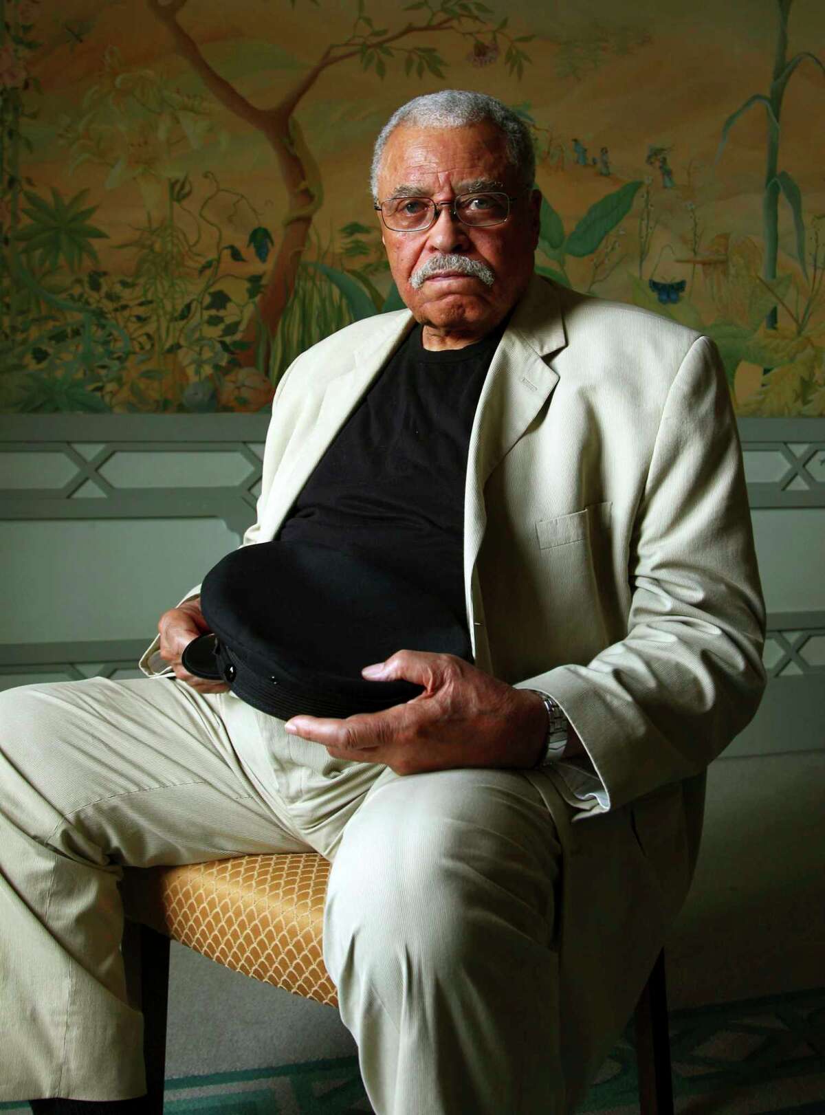 Statues to honor James Earl Jones and his childhood mentor
