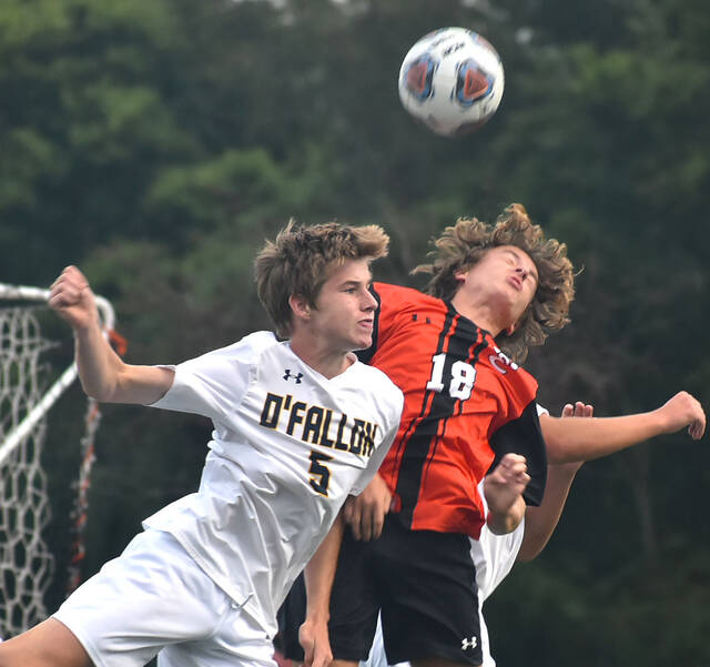 Moore’s PK goal lifts EHS past O’Fallon