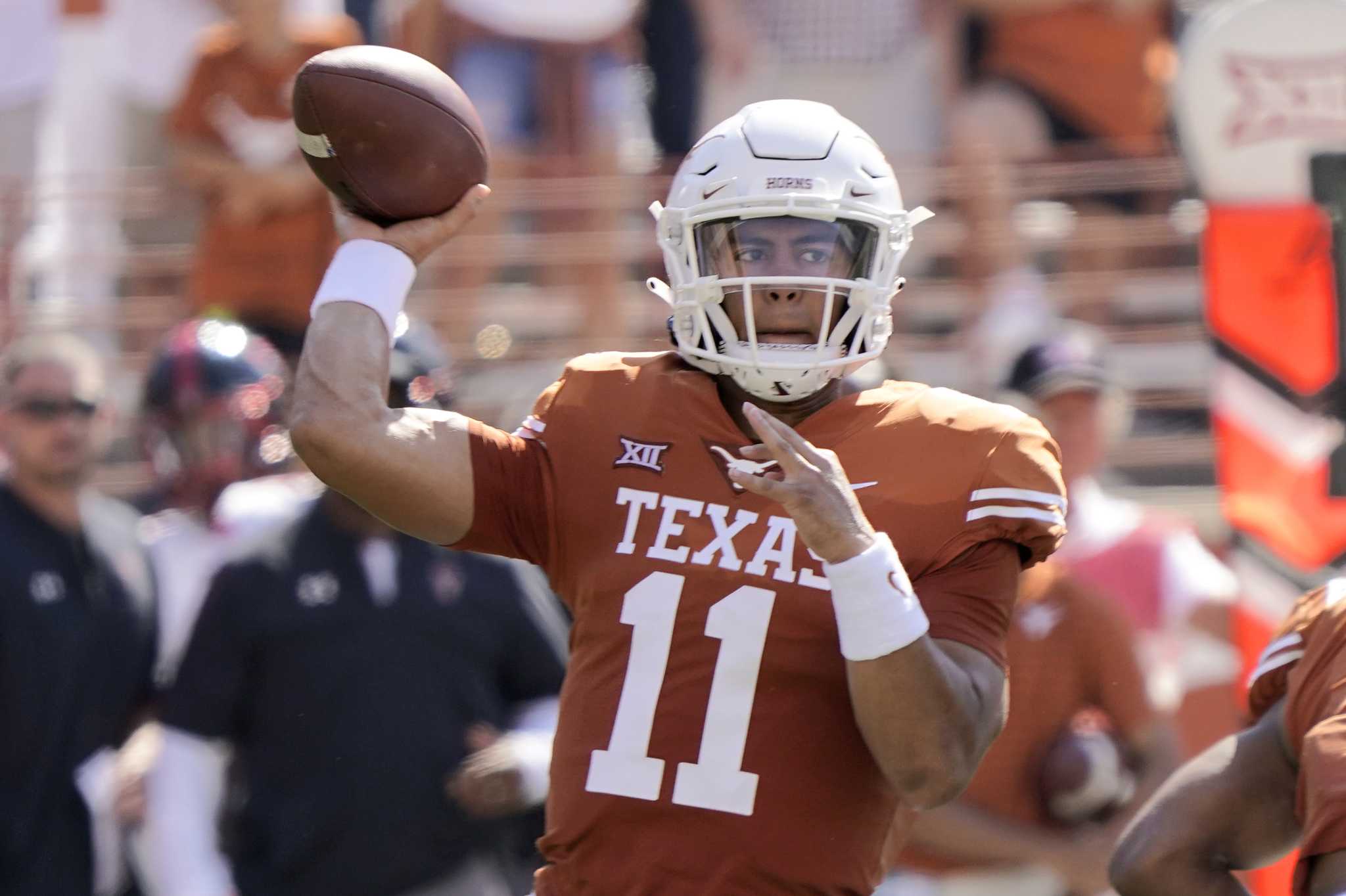 Texas' Casey Thompson, Xavier Worthy earn weekly Big 12 honors