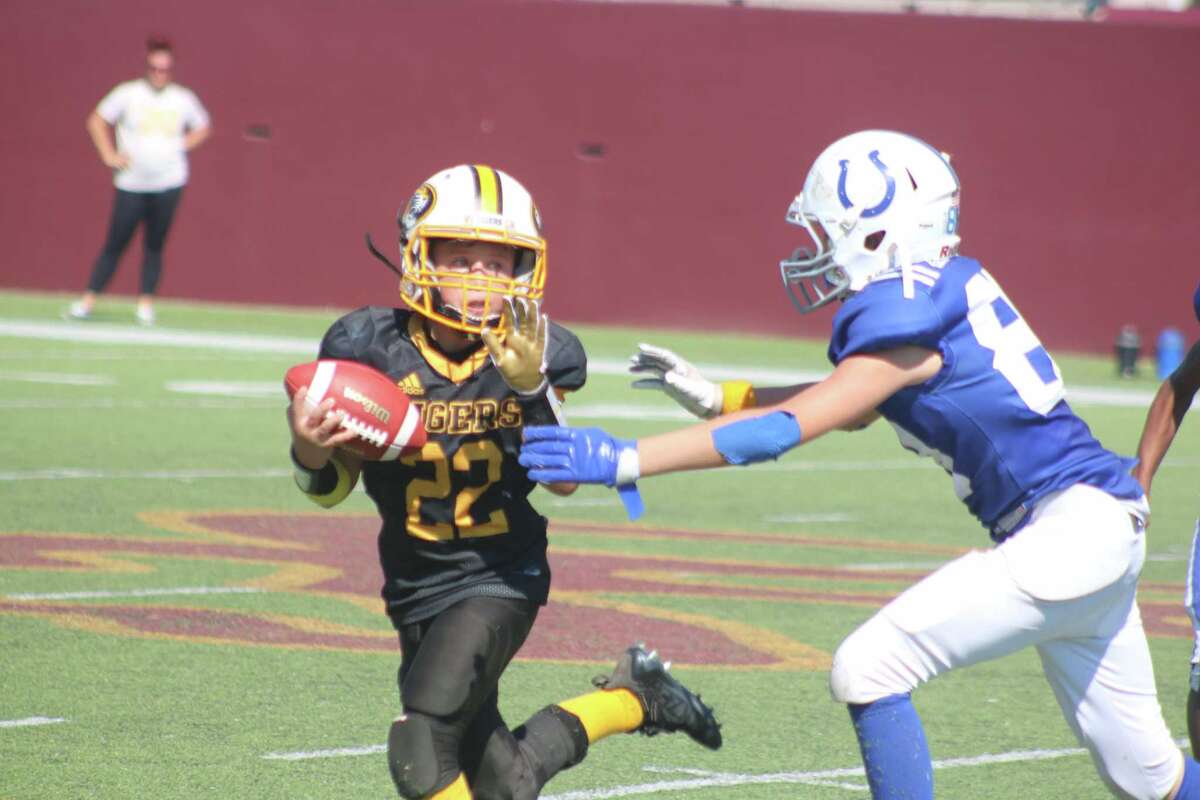 Senior Tigers stay hot by blanking Friendswood Colts 25-0