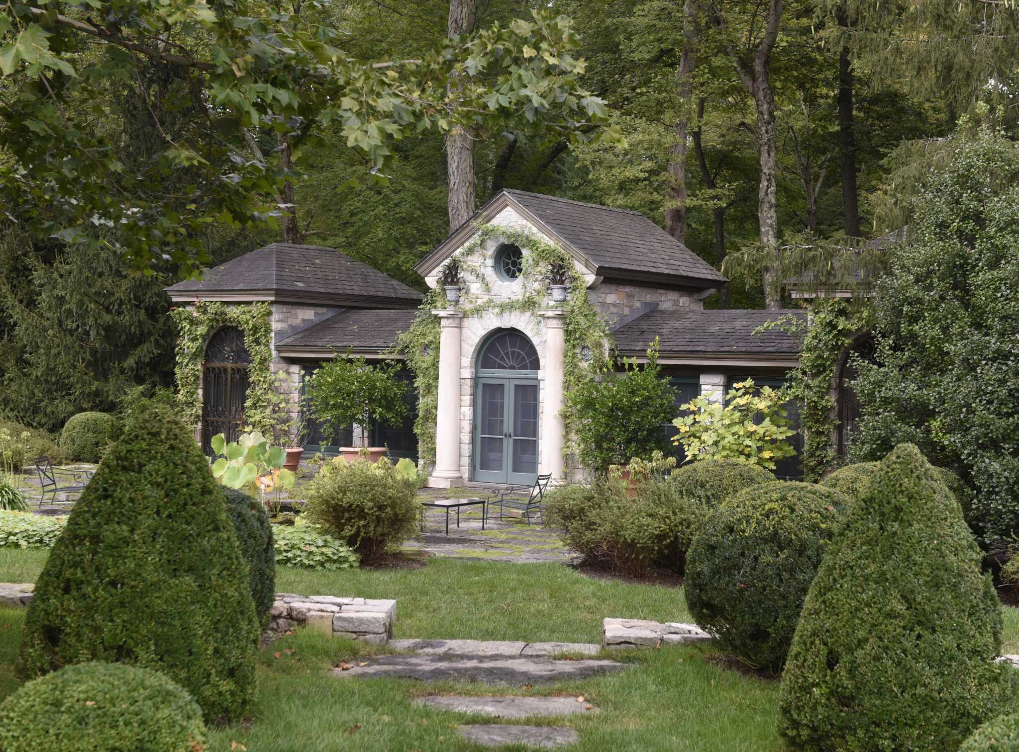 Tour of Greenwich's Sleepy Cat Farm and other neighborhood notes