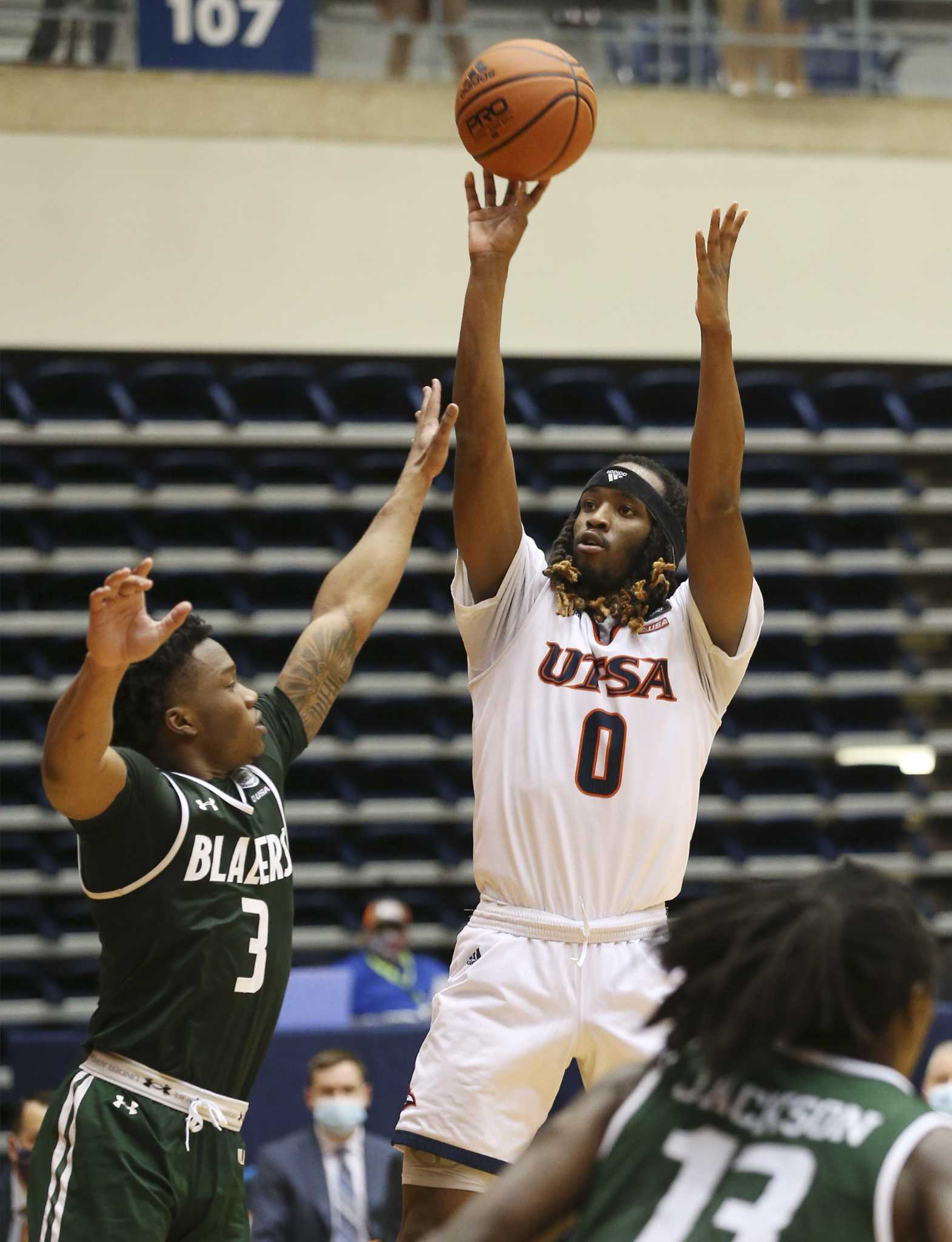 UTSA shifts focus to defense in first basketball practices