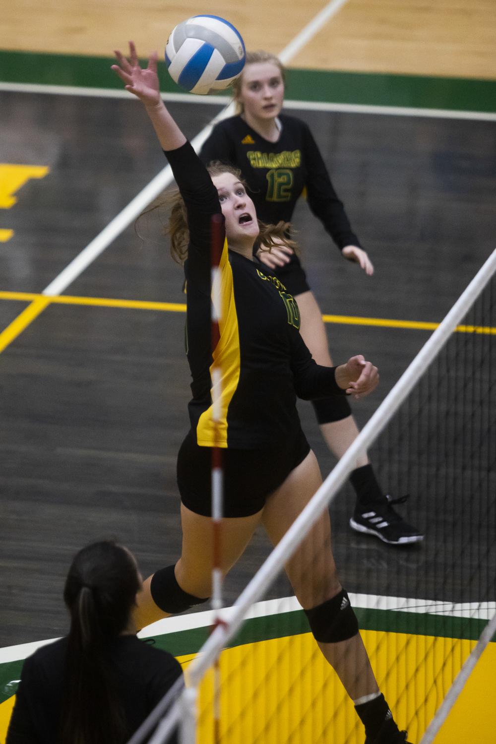 Dow volleyball roars back from two-set deficit to win