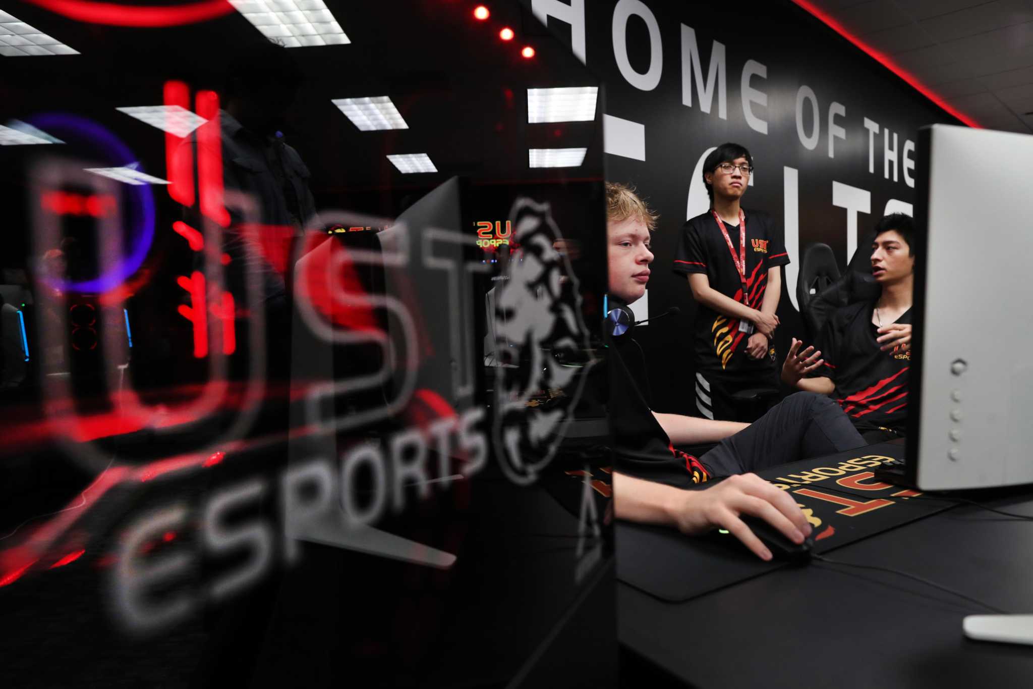 University of St. Thomas' first collegiate esports team aims to to ...