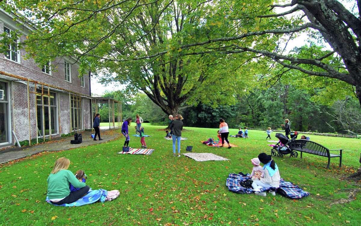 In Photos: Storytime and songs at Irwin Park in New Canaan